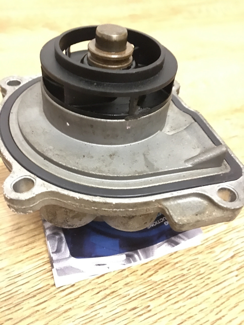 Замена помпы — Opel Astra H, 1,8 л, 2011 года | запчасти | DRIVE2