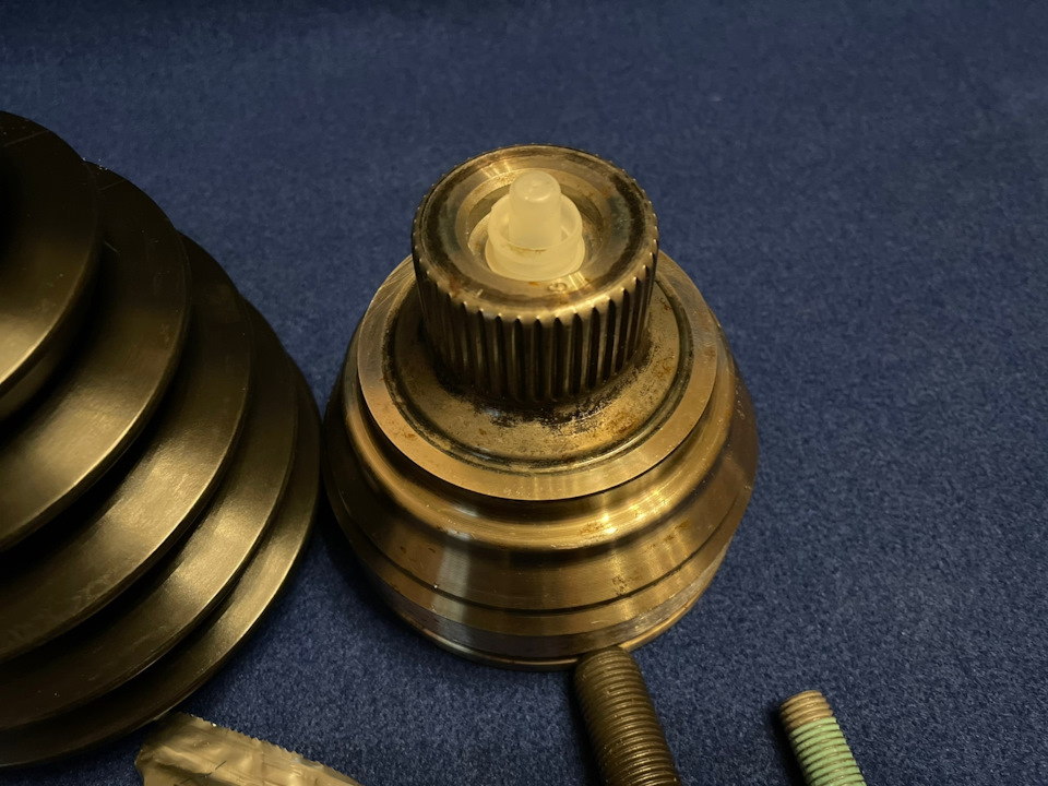 Шрус наружный GKN Audi A4, A5, A6, A7, A8 2008 на Audi A4 (B8), Audi A5 ...