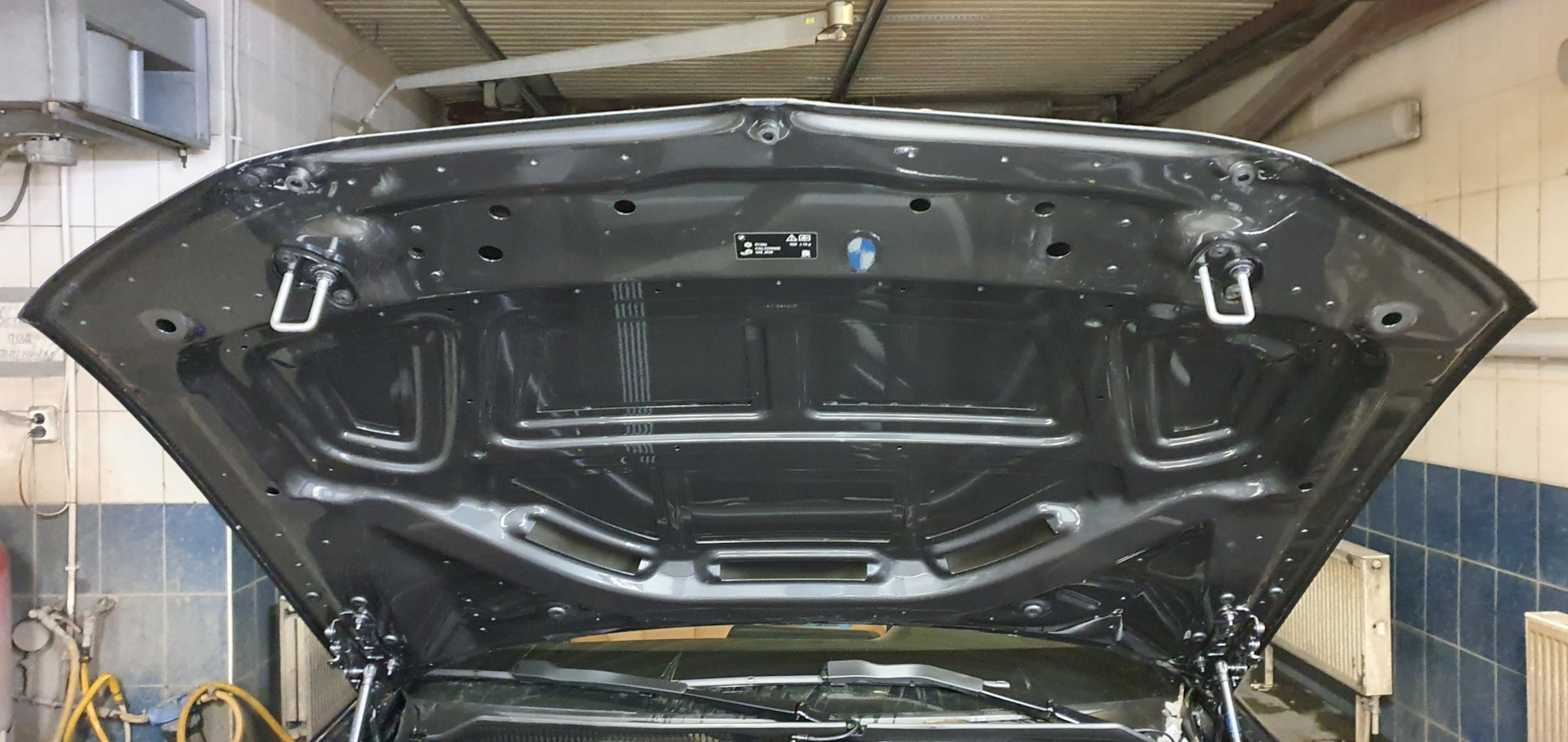 Первая запись по делу. Шумка капота, коврик багажника — BMW 3 series ...