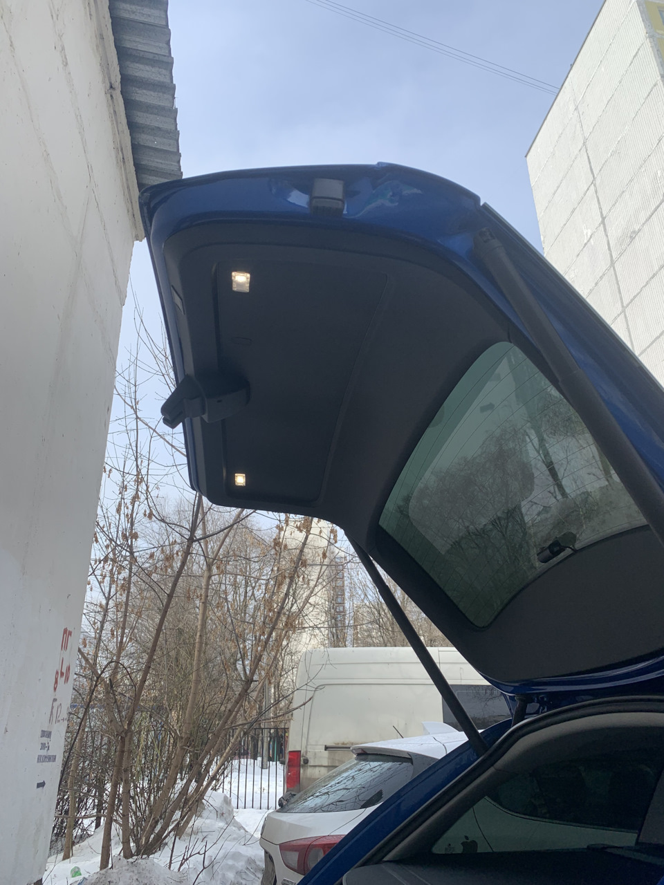 Подсветка в крышку 5й двери — Skoda Octavia Combi A7 Mk3, 1,8 л, 2018 ...