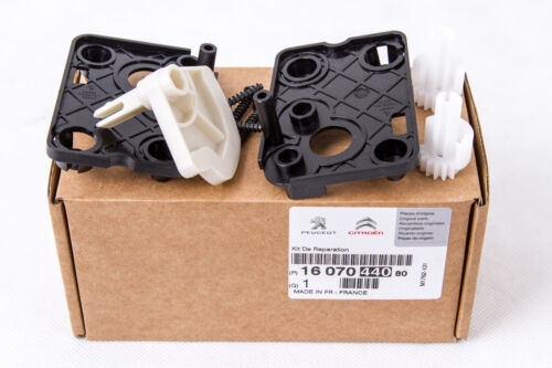 6. Ремонт привода заслонок отопителя, замена ограничителя двери ...