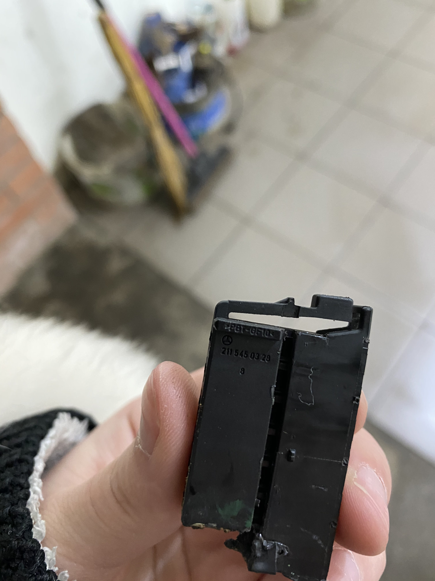 Плохой контакт в правом заднем фонаре — Mercedes-Benz C-Class (W204), 1 ...