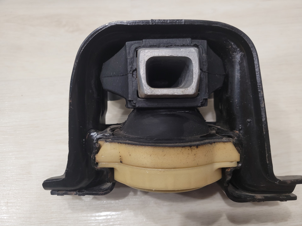 1839J2 Опора двигателя правая PSA 207, C3, C3 Picasso 1.4-1.6i Peugeot ...