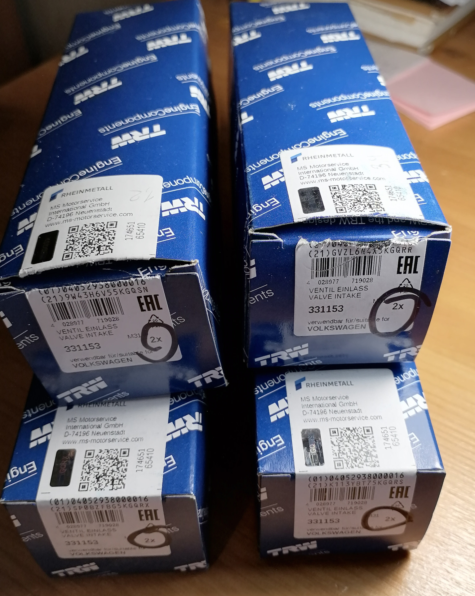 О качестве впускных клапанов TRW Engine Components. — Volkswagen Caddy (3G), 1,2 л, 2011 года ...