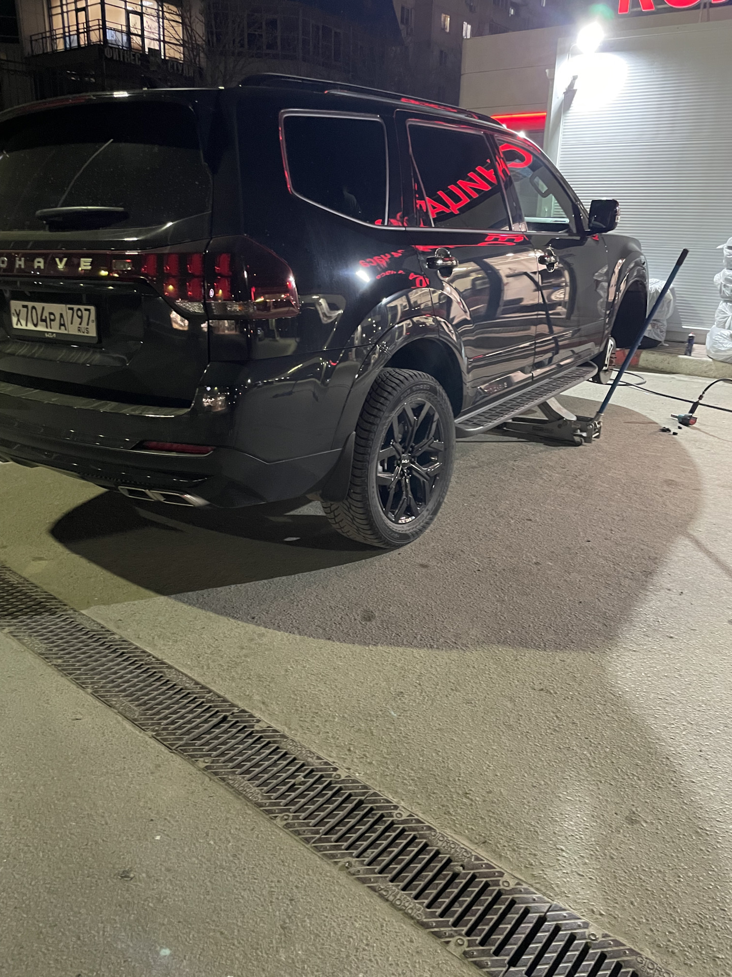 Шиномонтаж — KIA Mohave (HM2), 3 л, 2022 года | шины | DRIVE2