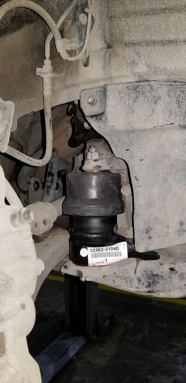 1236231040 ПОДУШКА ДВИГАТЕЛЯ ПРАВАЯ (ГИДРАВЛИЧЕСКАЯ). TOYOTA LEXUS ...