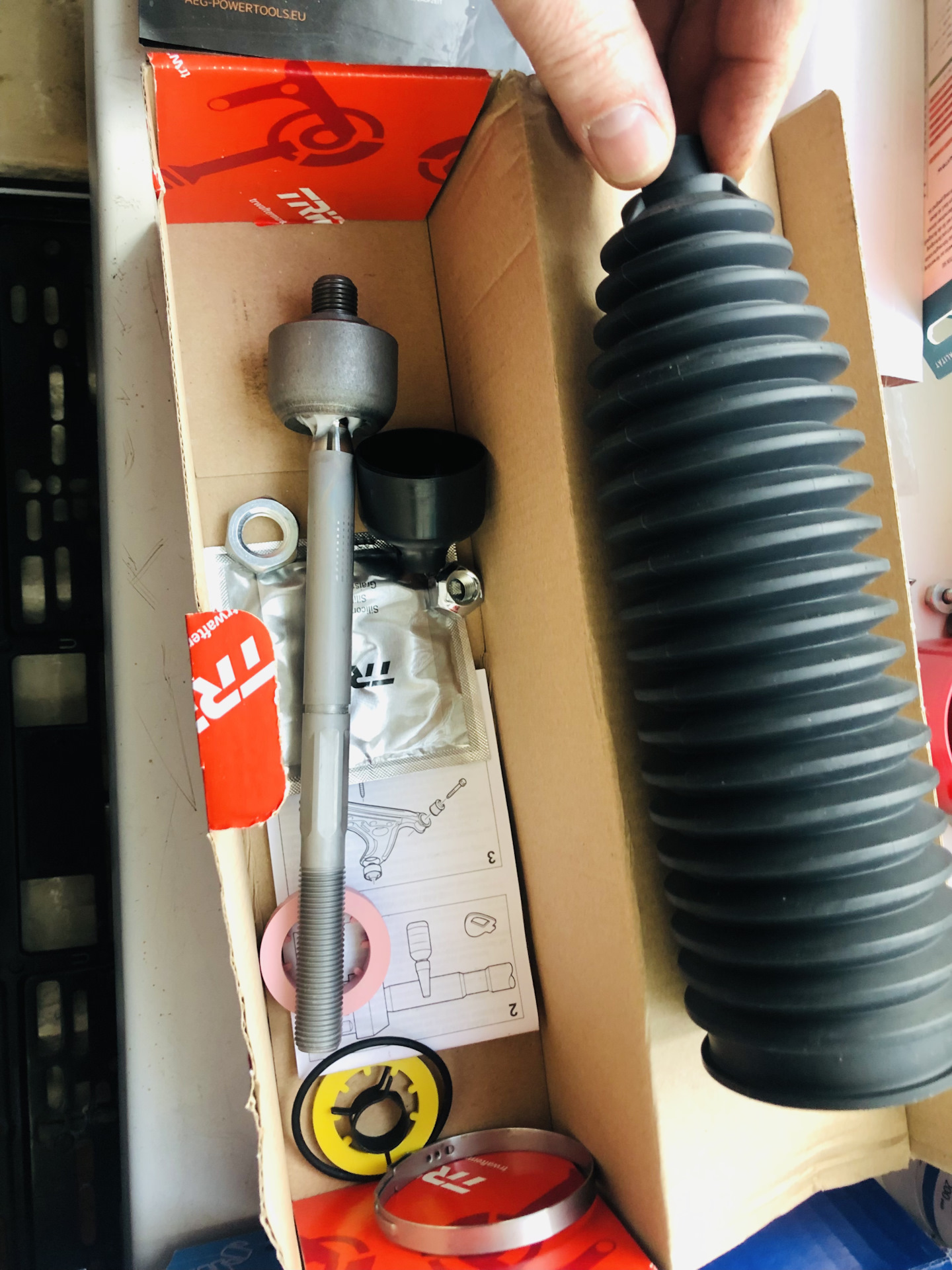 Замена рулевых тяг и рулевых наконечников. — Renault Megane III, 2 л ...