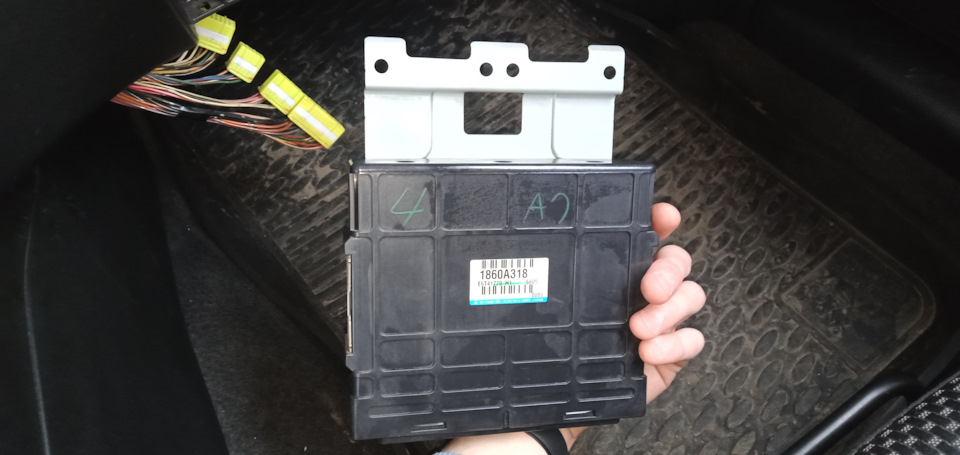 1860A318 CONTROL UNIT, ENG БЛОК УПРАВЛЕНИЯ ДВИГАТЕЛЕМ Mitsubishi ...