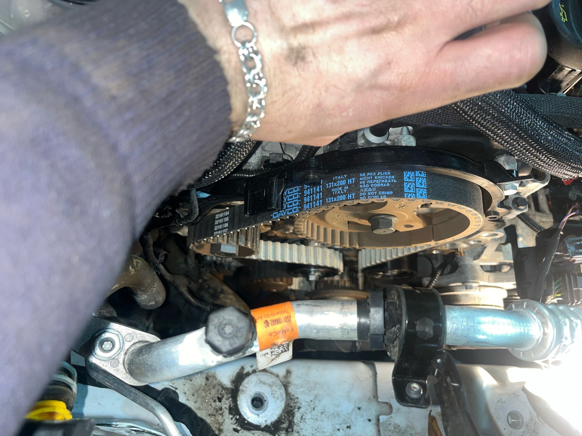 Замена ГРМ, воздушного фильтра + коды запчастей + фото работы — Ford ...