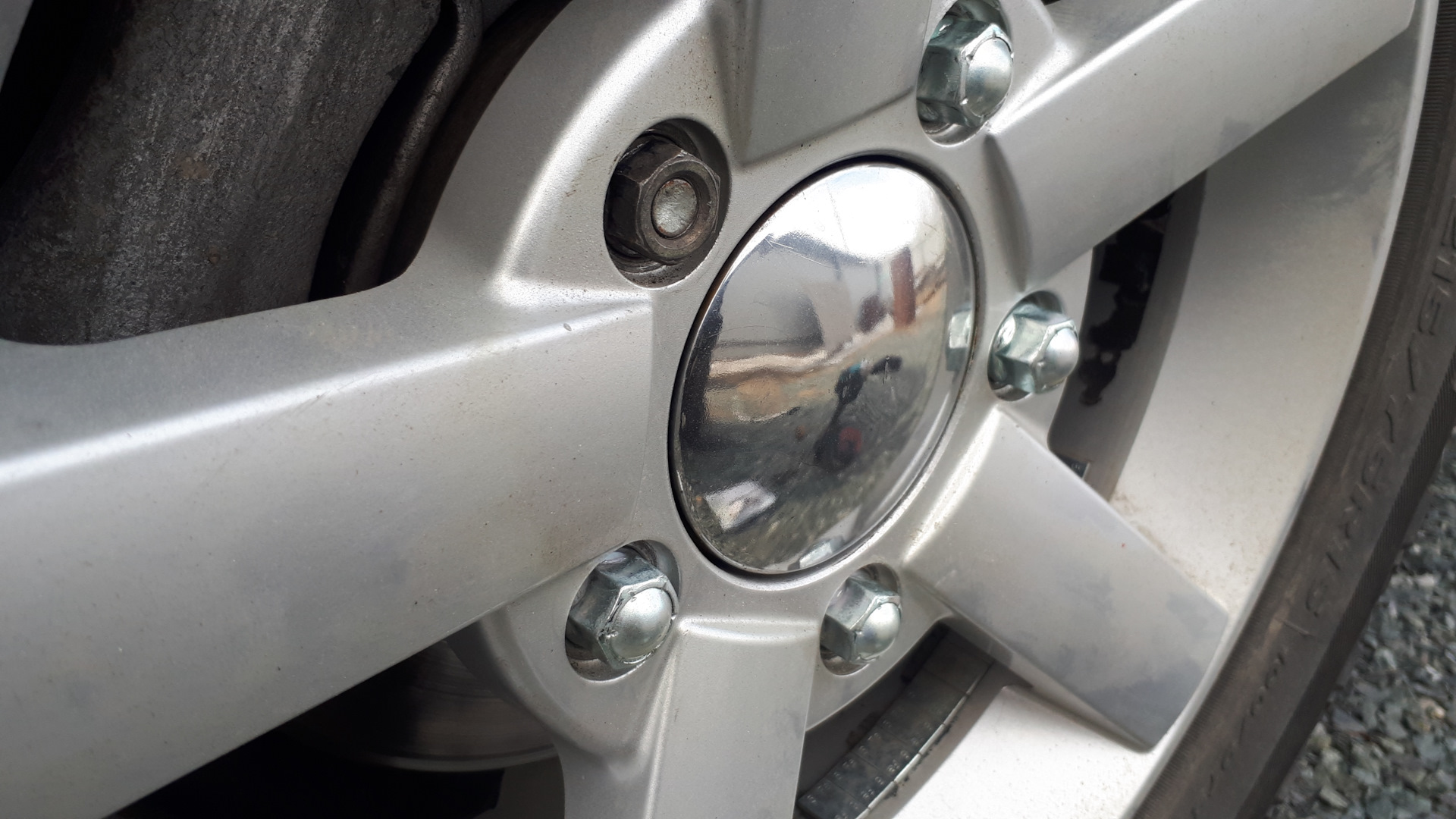 Фирменные колесные гайки — Chevrolet Niva (1G), 1,8 л, 2004 года ...
