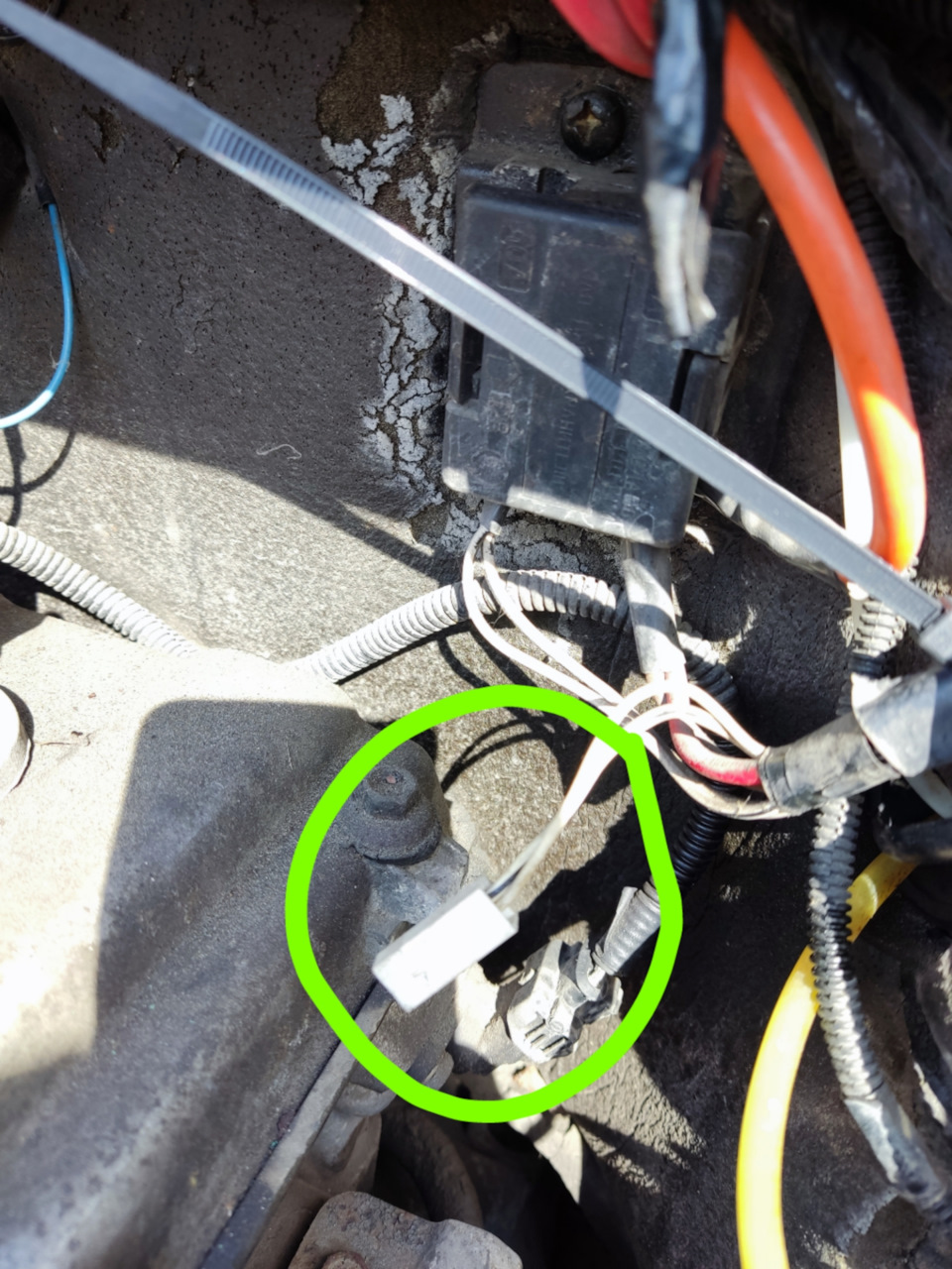 Проводка в моторном отсеке — УАЗ 315196, 2,7 л, 2010 года | поломка | DRIVE2