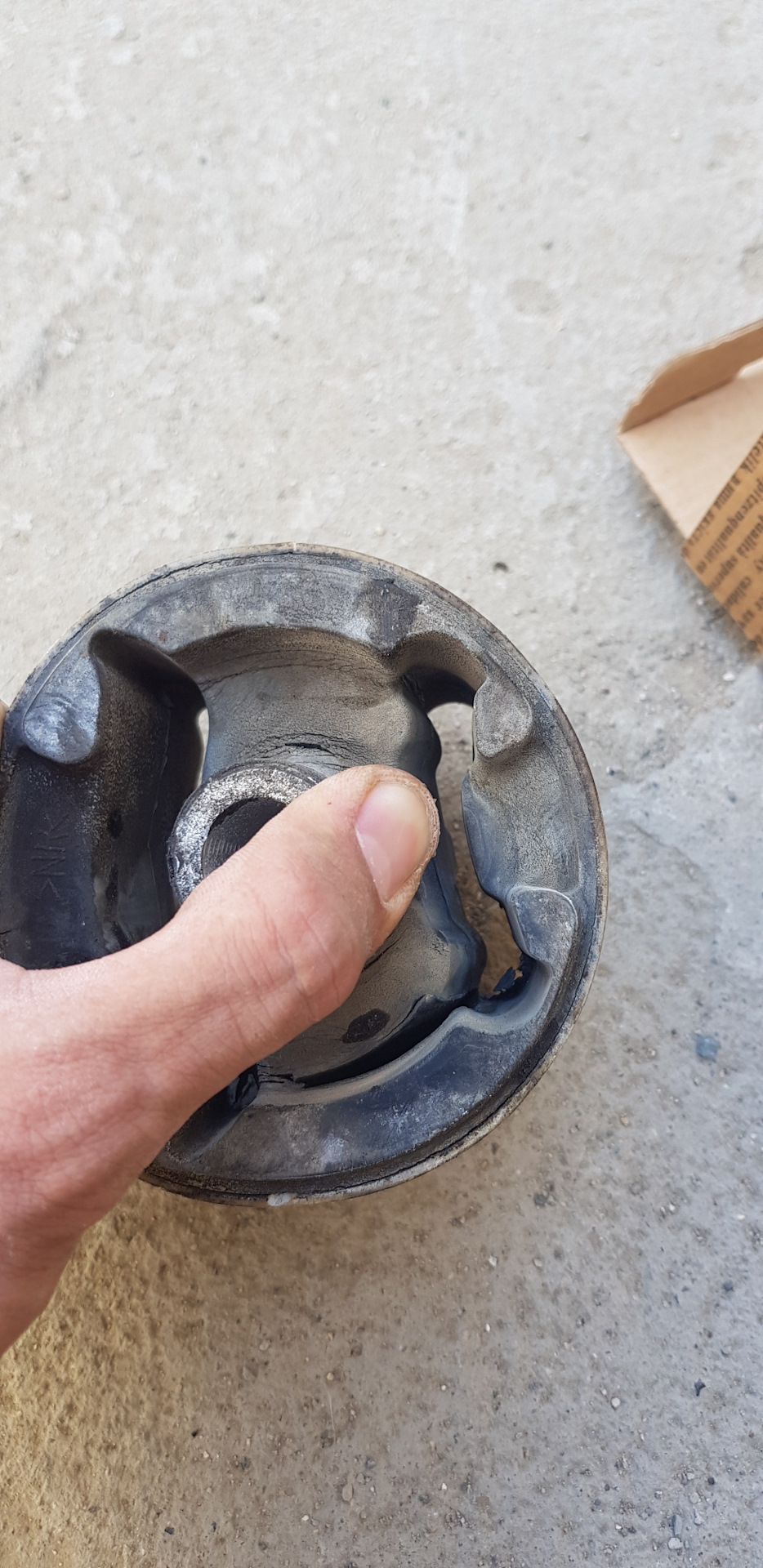 Замена передней и задней опоры двигателя — Chevrolet Captiva (1G), 3,2 ...