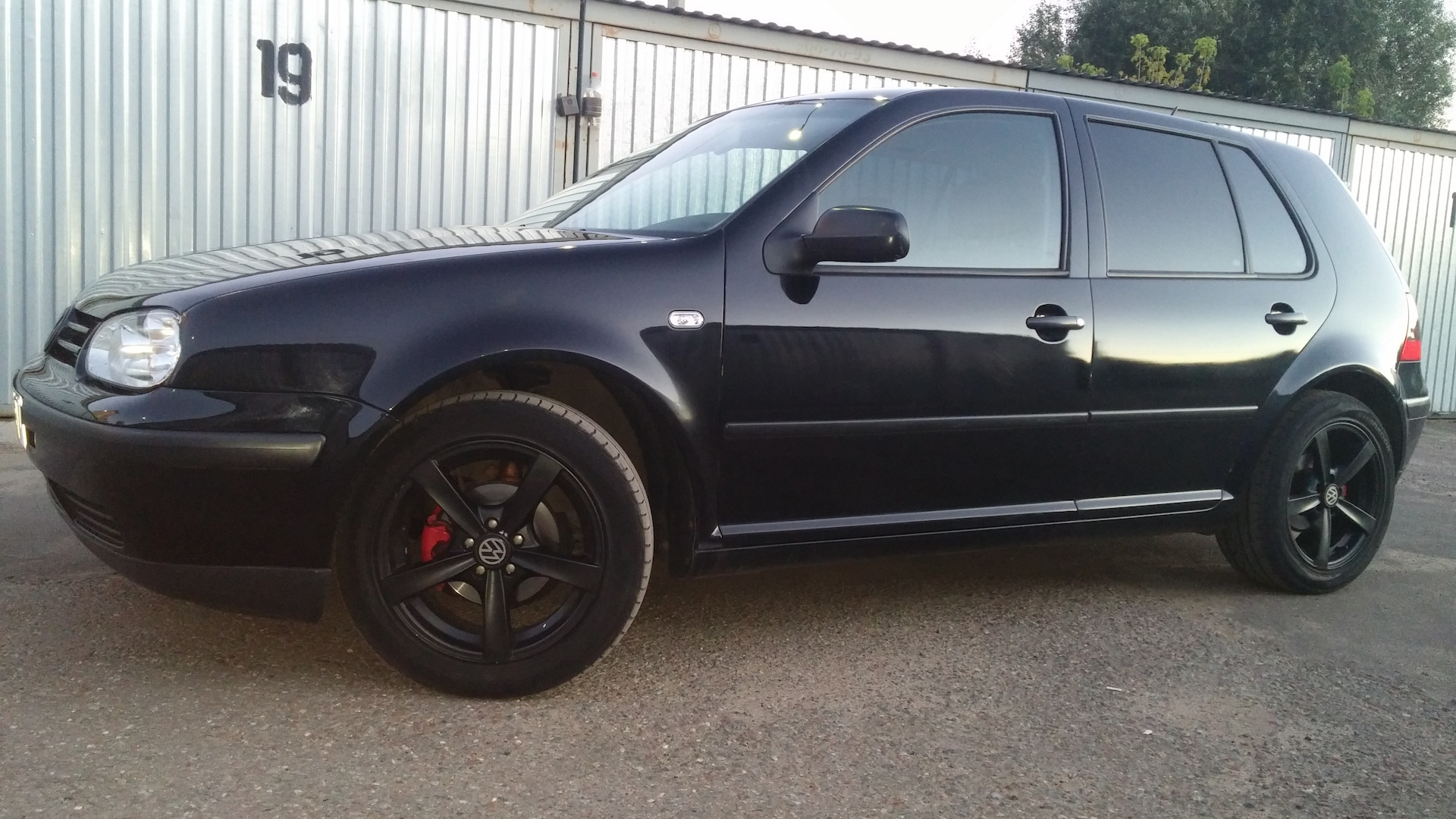 Диски на ваг — Volkswagen Passat B8 2 л 2018 года колёсные диски Drive2