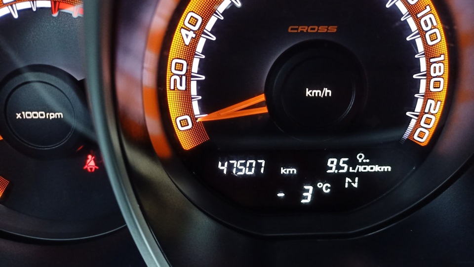 Как поменять верхнюю решетку? — Lada Vesta SW Cross (1G), 1,8 л, 2019 ...