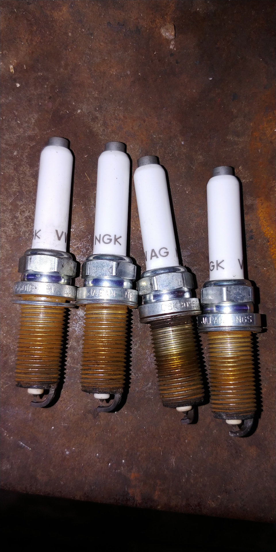 Свечи зажигания — замена каждые 30 тыс. км. — Skoda Octavia A7 Mk3, 1,8 ...