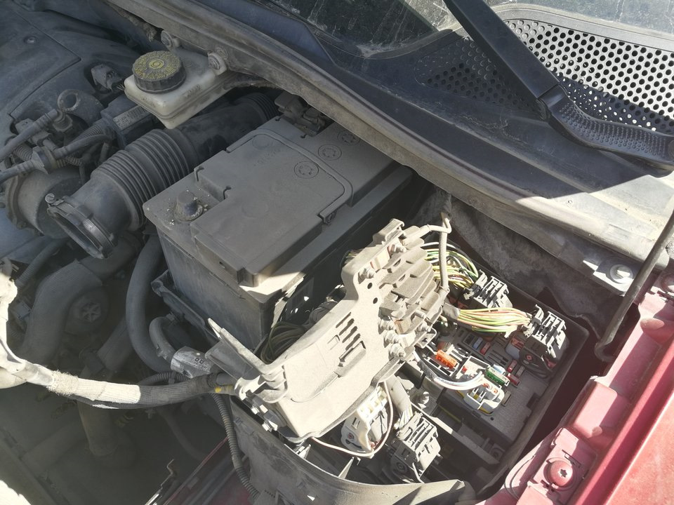 Аккумулятор сдох — Citroen C4 (1G), 1,6 л, 2010 года | поломка | DRIVE2