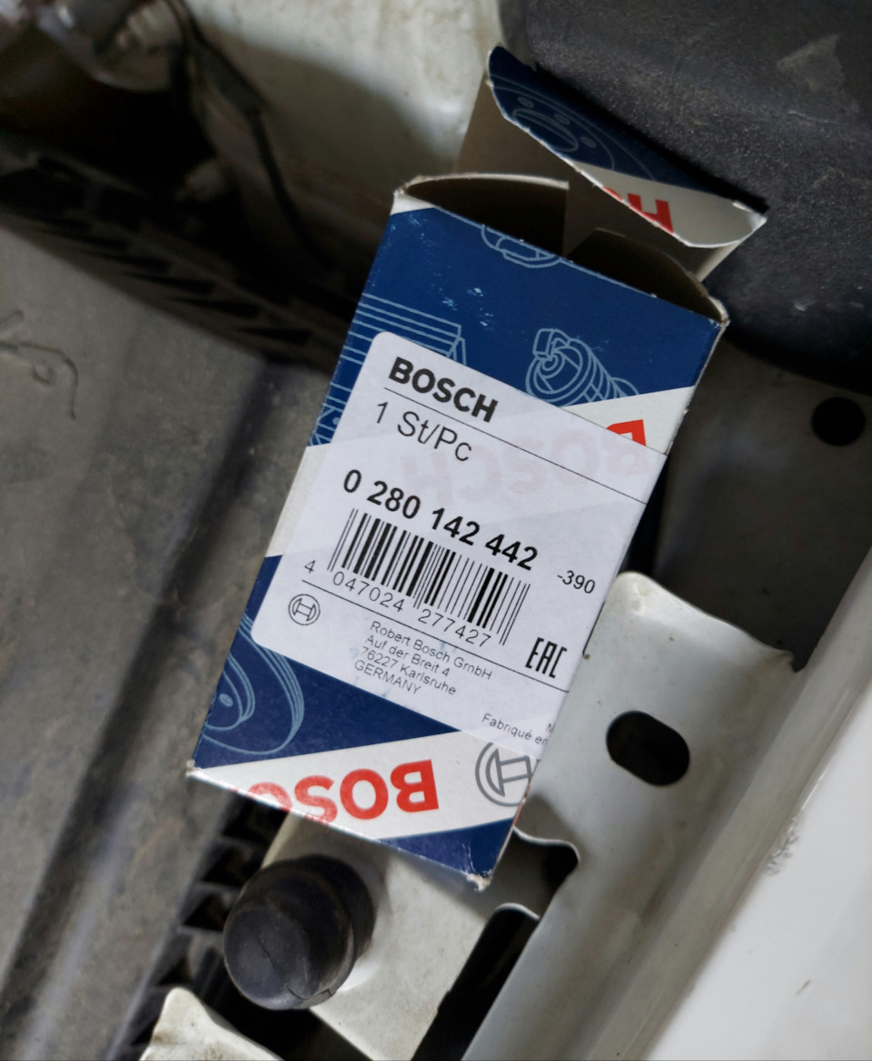 Замена масла и клапана вентиляции бака — Opel Astra J GTC, 1,8 л, 2013 ...