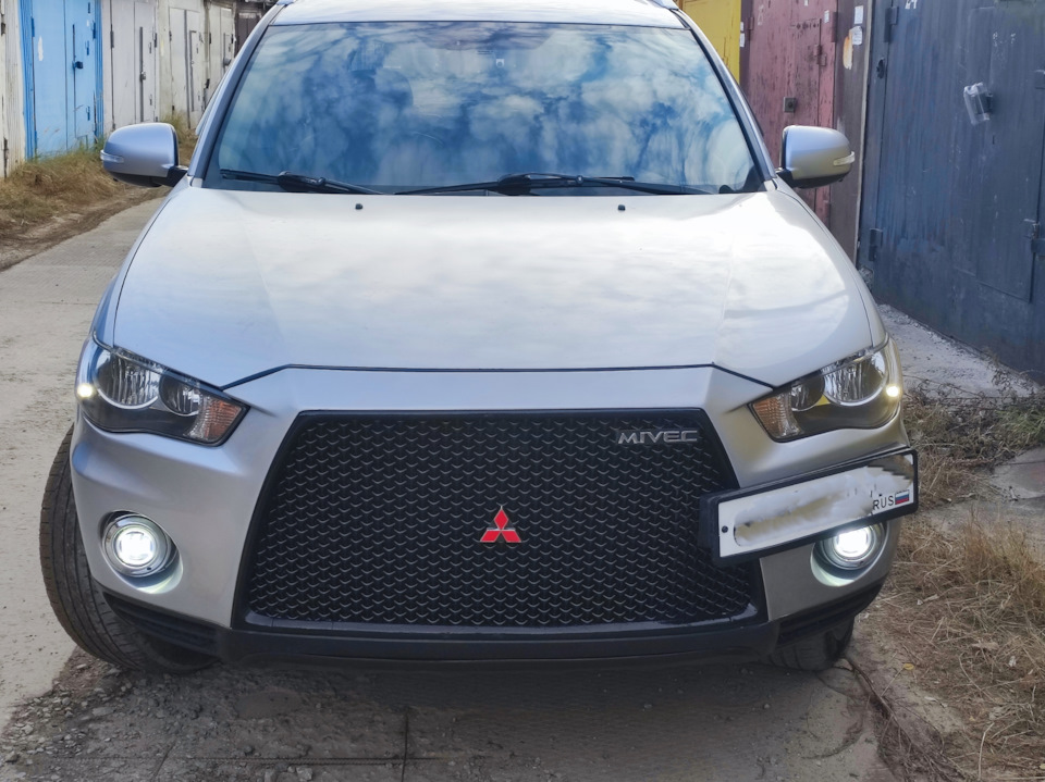 Шильдики Mitsubishi, Mivec, V6 — Mitsubishi Outlander XL, 3 л, 2011 ...