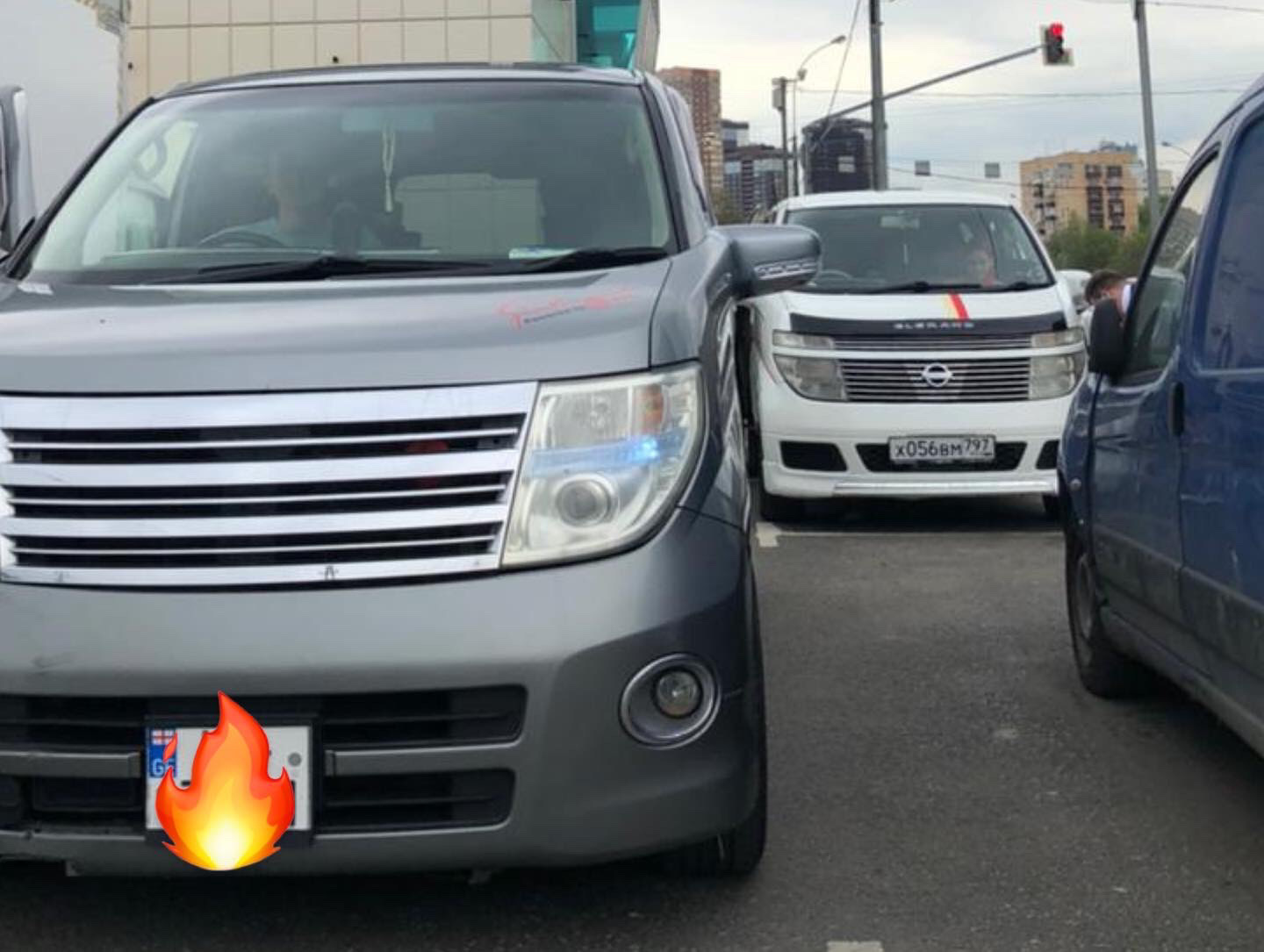 Знакомство на дороге — Nissan Elgrand (E51), 3,5 л, 2003 года | покатушки | DRIVE2