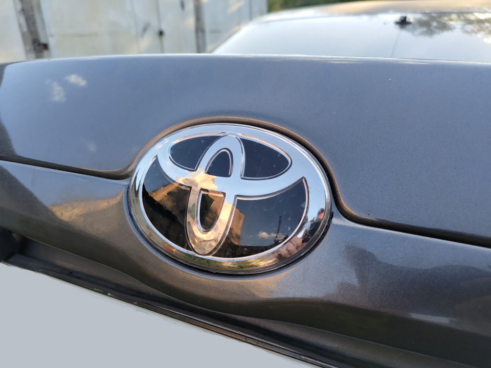 ⋐40⋑ Задняя стеклянная эмблема, замена задних тормозов — Toyota Camry ...