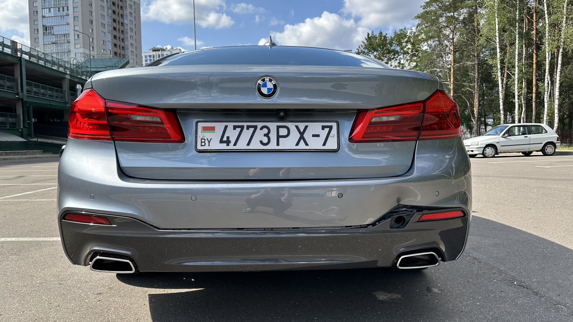 Стоял в паркинге не кого не трогал. — BMW 5 series (G30), 3 л, 2017 ...