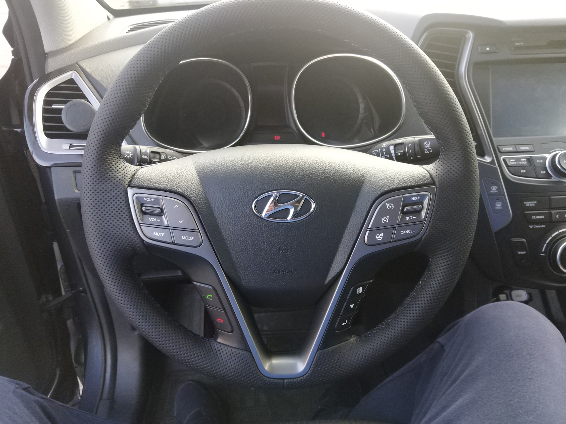 Руль — Hyundai Santa Fe (3G), 2,2 л, 2013 года | тюнинг | DRIVE2