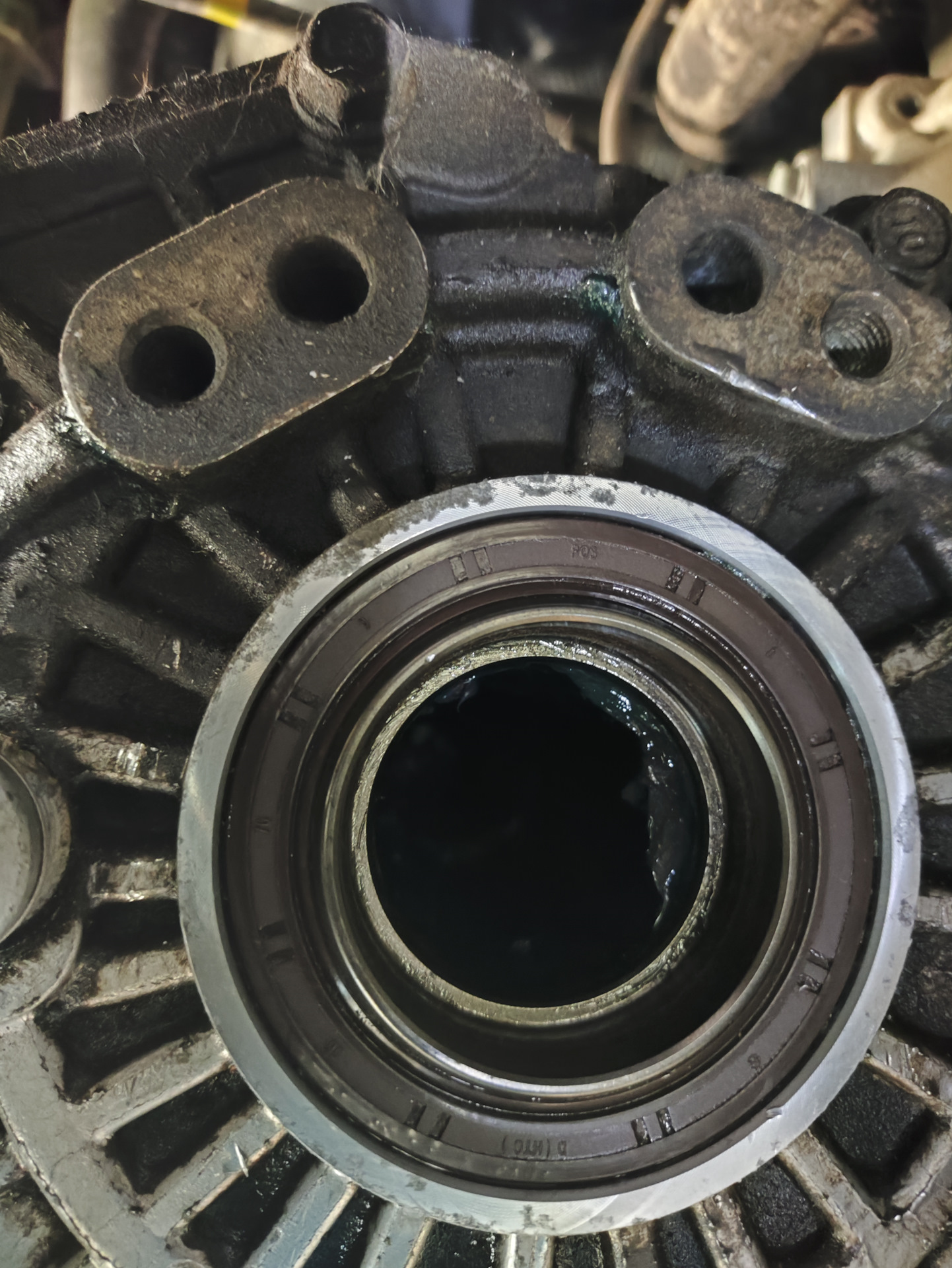 Замена сальника раздатки — KIA Sorento (2G), 2,4 л, 2019 года | своими ...