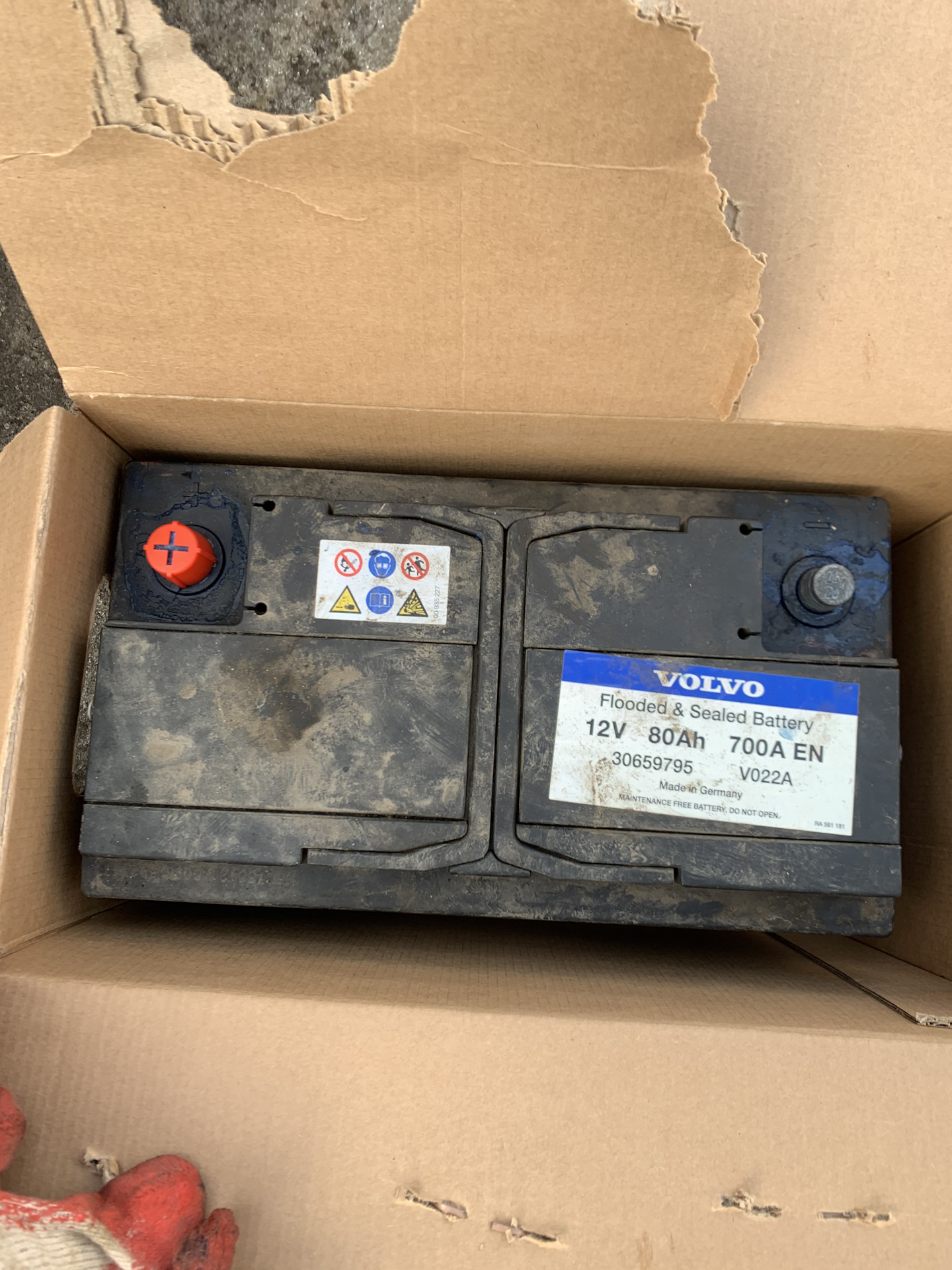 Замена АКБ — Volvo S80 (2G), 4,4 л, 2006 года | расходники | DRIVE2