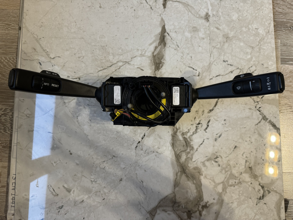 31275353 Переключатель поворотов Volvo | Запчасти на DRIVE2