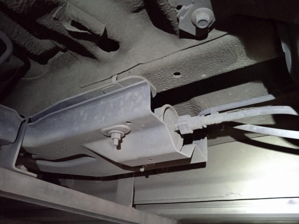 Замена бензонасоса и топливного фильтра — Lifan X60, 1,8 л, 2017 года ...