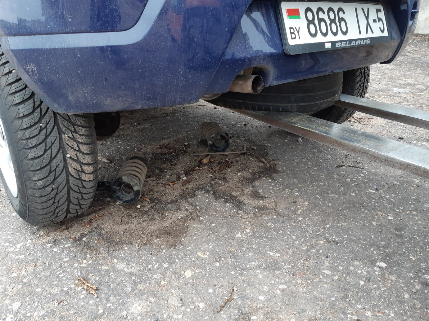 Пружины передние + задние — Renault Sandero 1G, 1,4 л, 2008 года ...