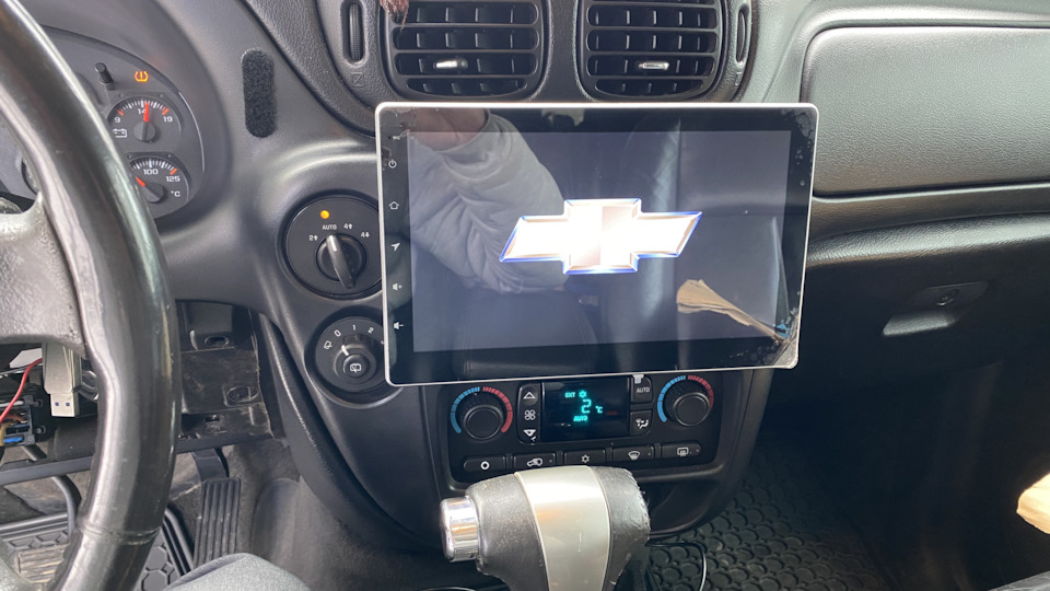 Установка Андроид магнитолы — Chevrolet TrailBlazer (1G), 4,2 л, 2007 ...