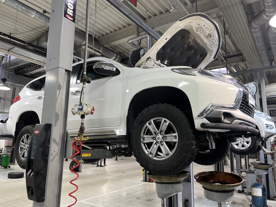 Зашёл на ТО в Рольф — Mitsubishi Pajero Sport (3G), 2,4 л, 2018 года ...