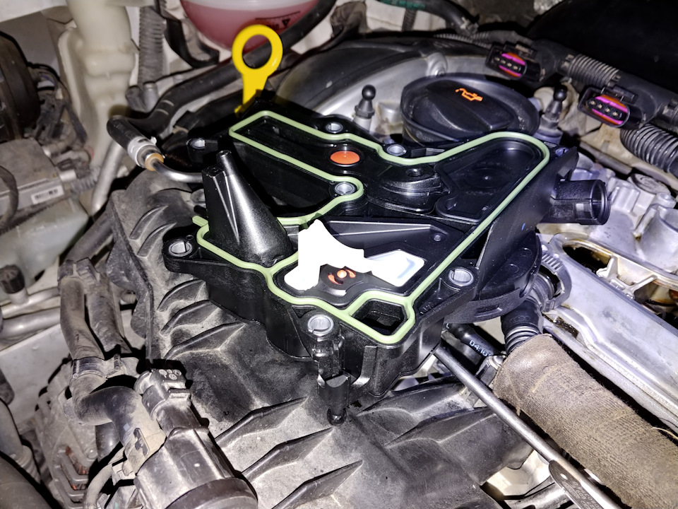 Замена обратного клапана 06H103156 в поддоне — Volkswagen Passat B6, 1 ...