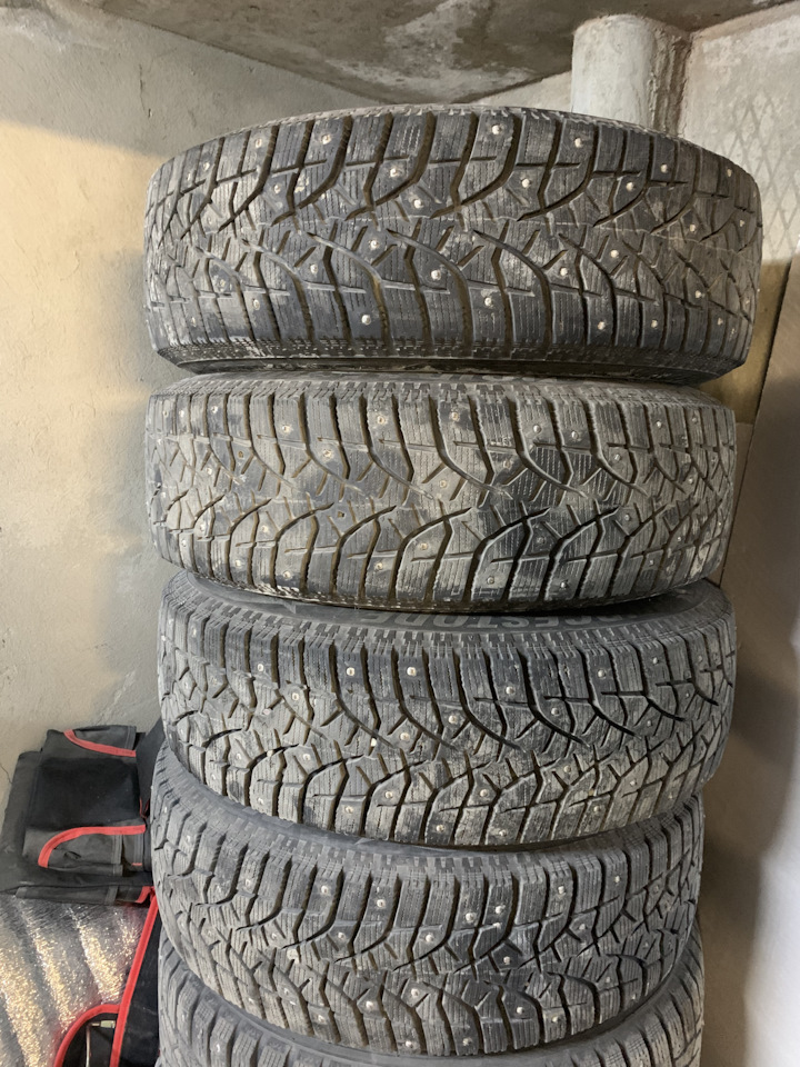 Шины зимние шипованные Bridgestone 185/65 R15, литые диски СКАД 15 ...