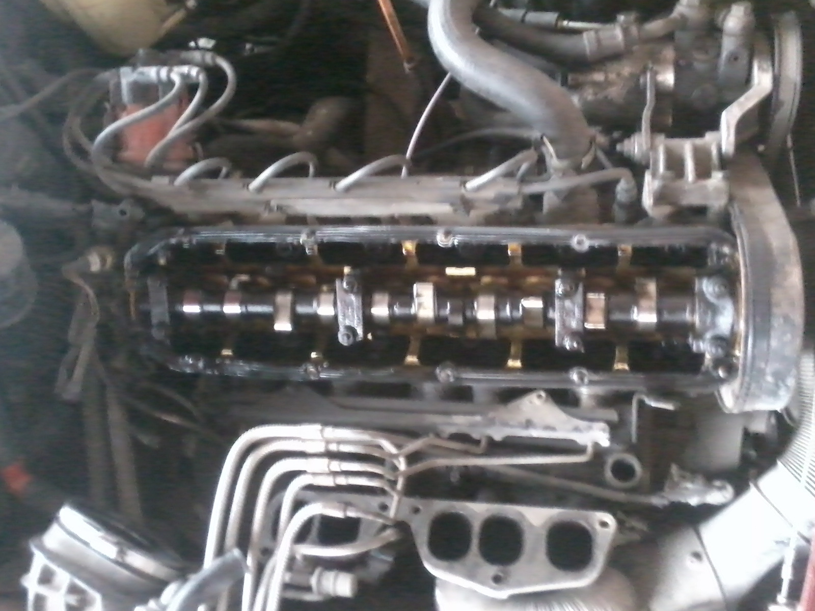 Замена прокладки клапанной крышки — Audi 100 (C3), 2,3 л, 1989 года ...