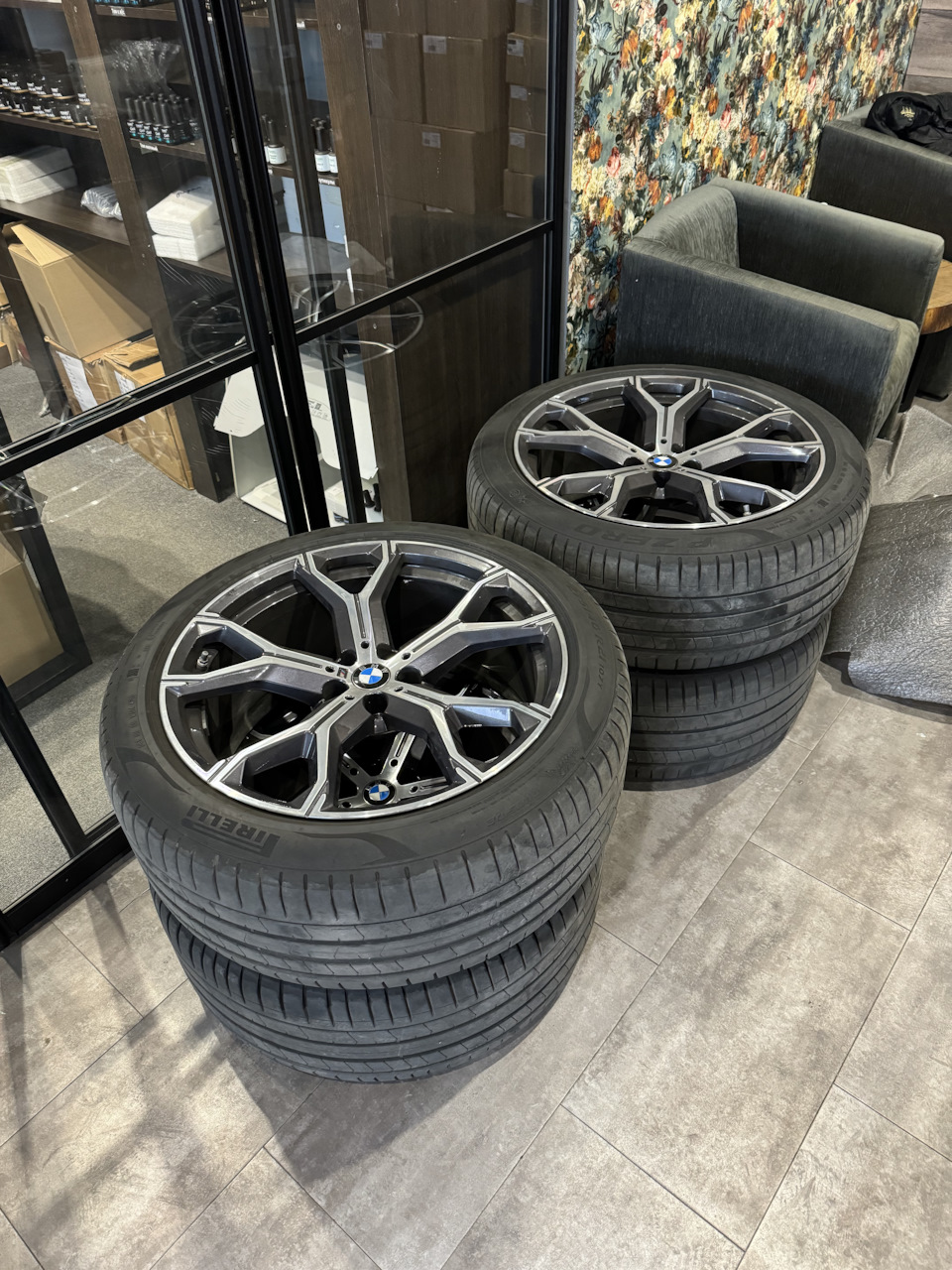 R21 741M + Pirelli P Zero — BMW X5 (G05), 3 л, 2020 года | колёсные ...