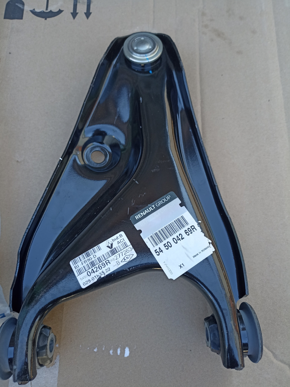 545004269R Рычаг перед подв прав в сб RENAULT | Запчасти на DRIVE2