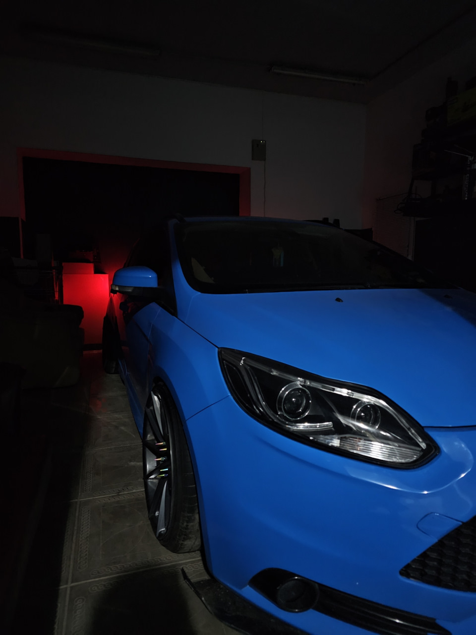Покраска рейлингов — Ford Focus Wagon III, 2 л, 2014 года | стайлинг ...