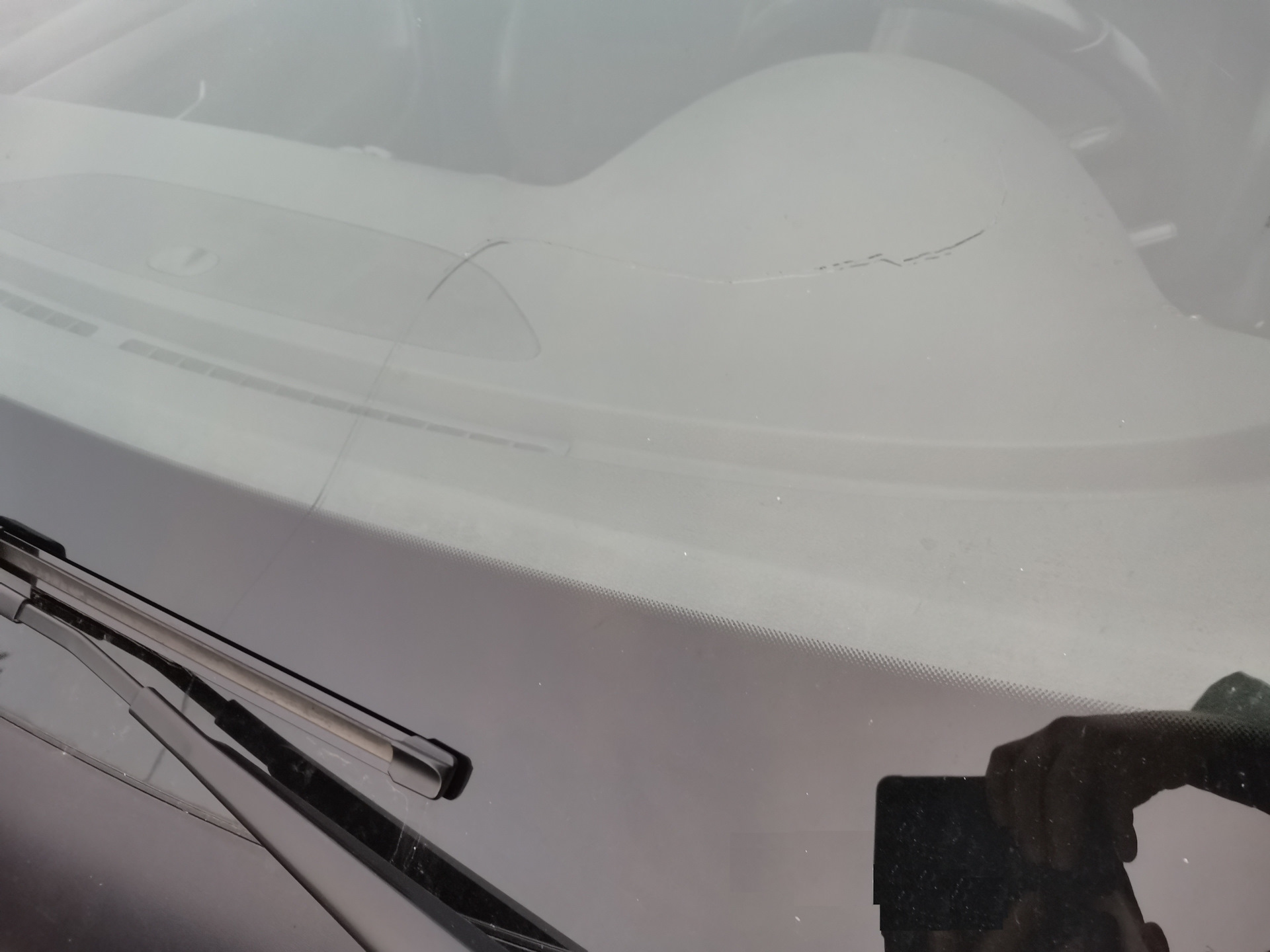 Паутина на стекле — Volkswagen Passat CC, 1,8 л., 2012 года | запчасти ...