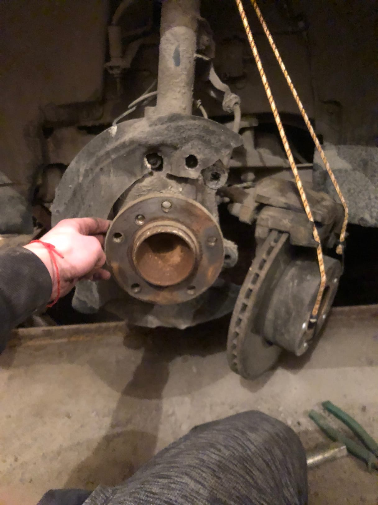 Шторки (жалюзи) радиатора — BMW X5 (E70), 3 л, 2009 года | тюнинг | DRIVE2