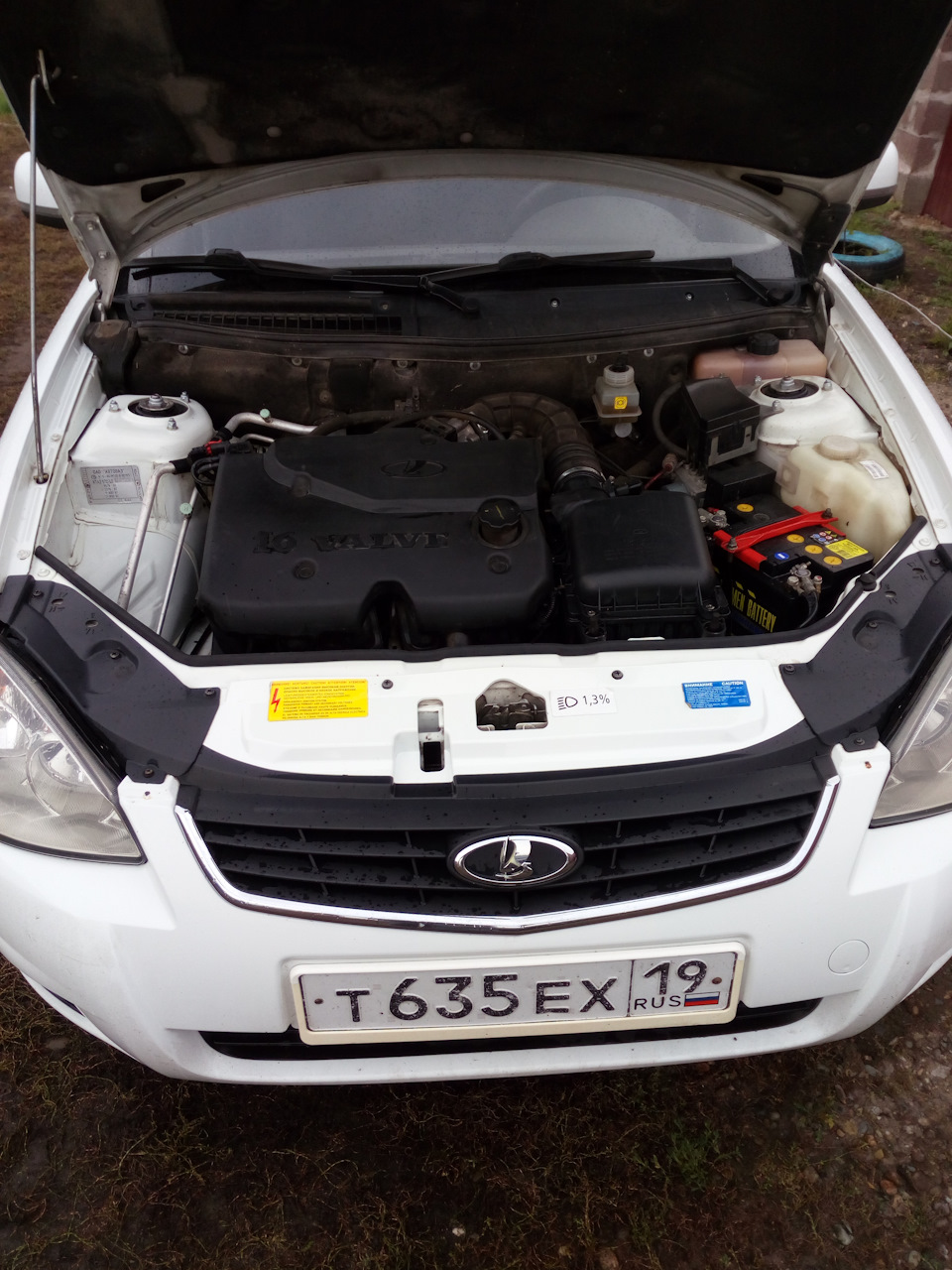 Уплотнитель моторного отсека — Lada Приора седан, 1,6 л, 2013 года ...