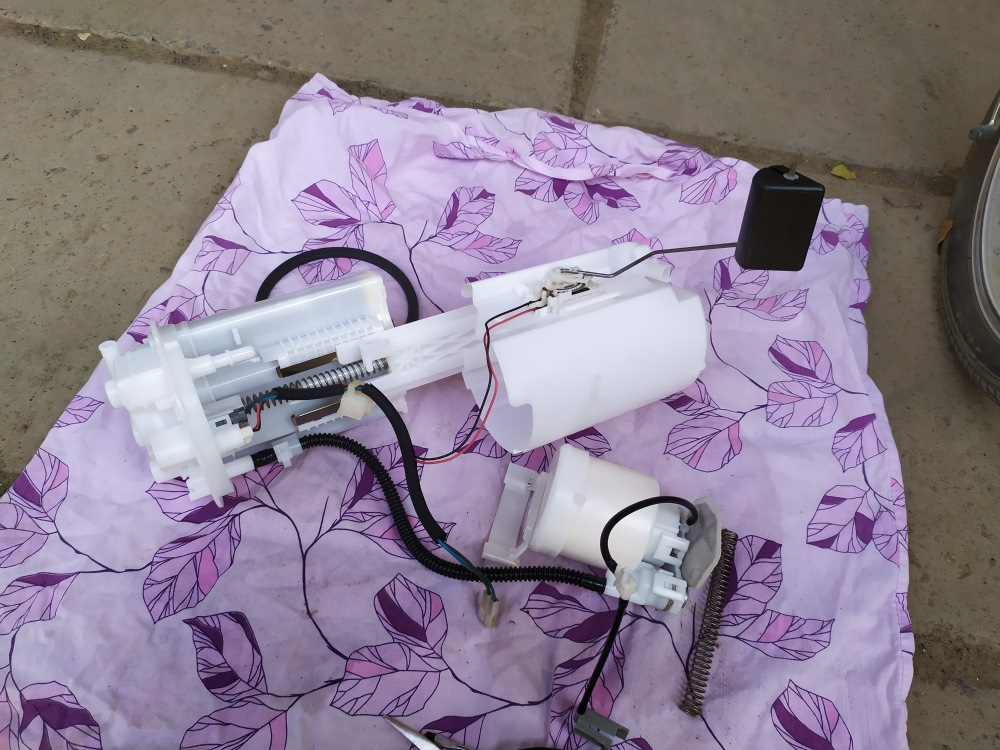 Замена топливного фильтра — Lexus ES (XV60), 2,5 л, 2013 года | своими ...