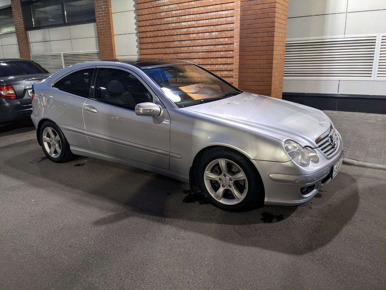Подкрасил сколы — Mercedes-Benz C-class Sportcoupe (C203), 2,5 л, 2006 года | своими руками | DRIVE2