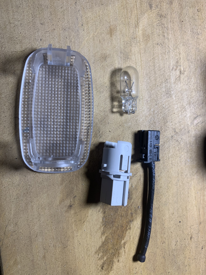 A2218200401 Фонарь освещения салона MERCEDES | Запчасти на DRIVE2