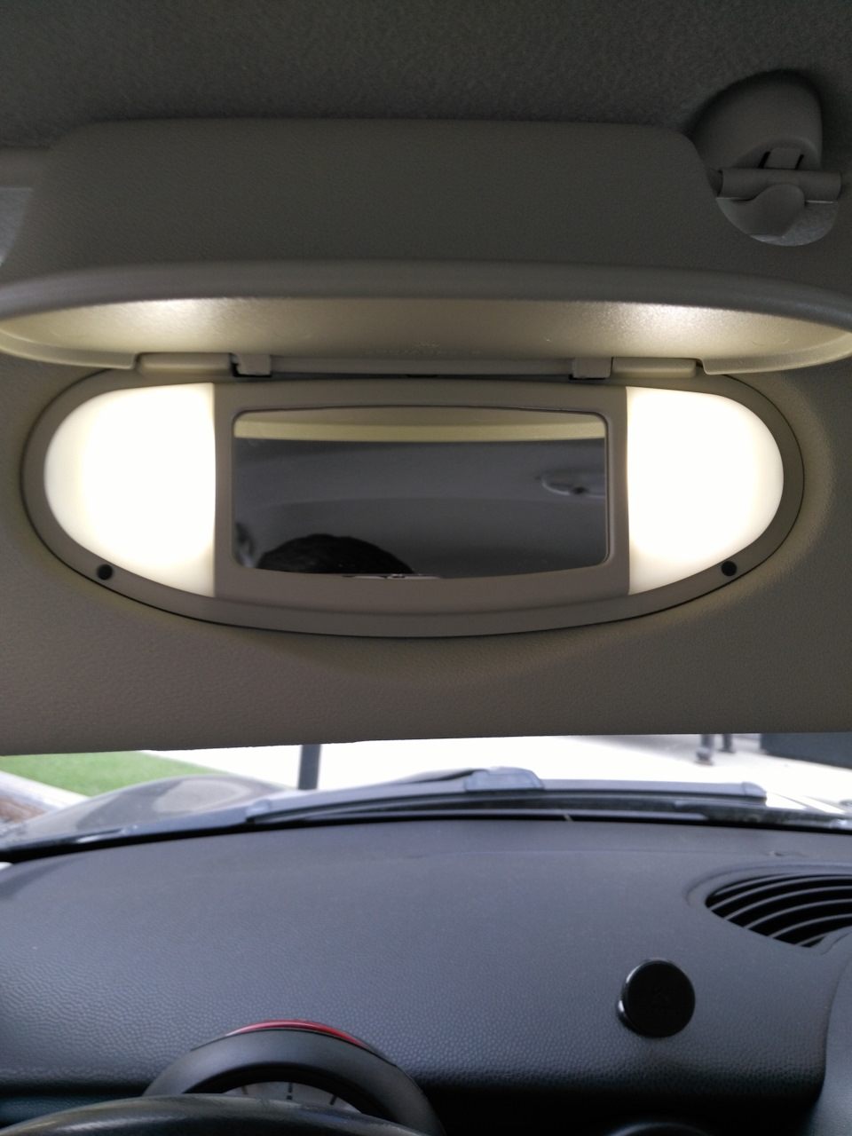 LED в салоне — MINI One Mk II, 1,6 л, 2010 года | стайлинг | DRIVE2