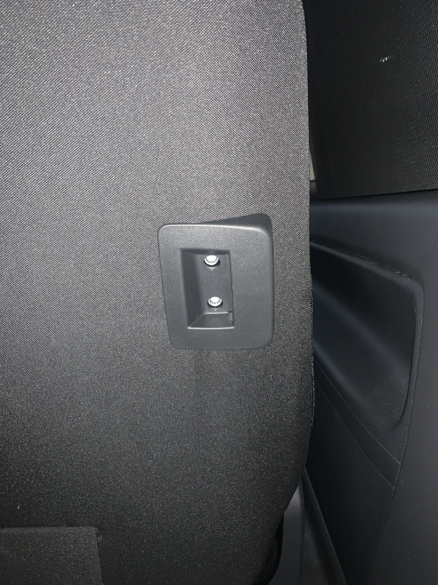 #6 Шторка багажника в trendline — Volkswagen Multivan (T6.1), 2 л, 2021 ...