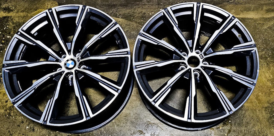 Литые диски 10,5Jx20 ET40 5x112 на BMW X6 (G06), BMW X5 (G05), BMW X7 ...