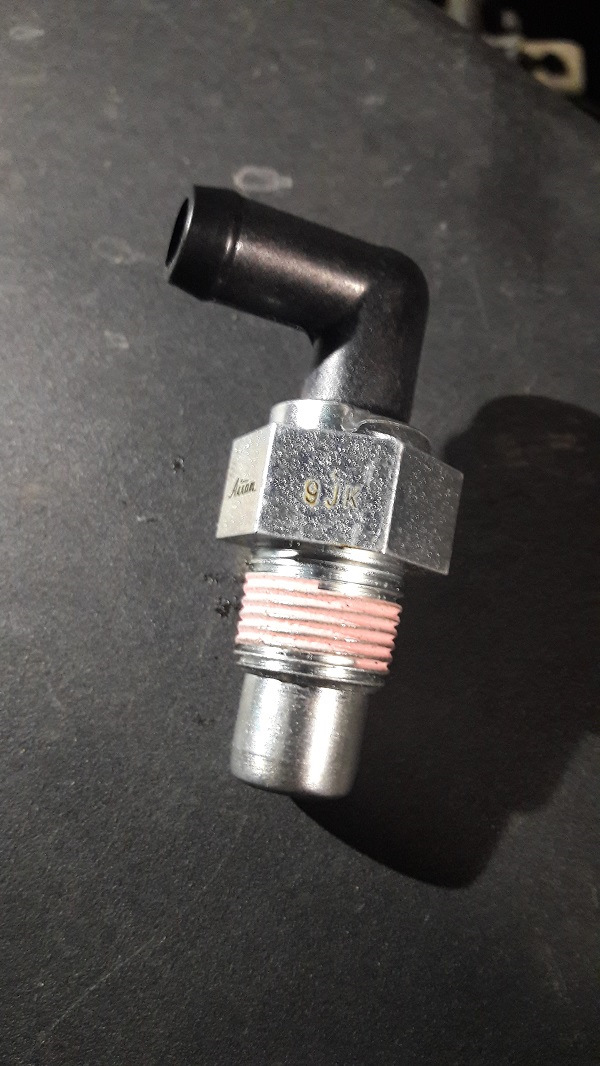 Клапан вентиляции картера — Toyota Land Cruiser 100, 4,7 л, 2003 года ...