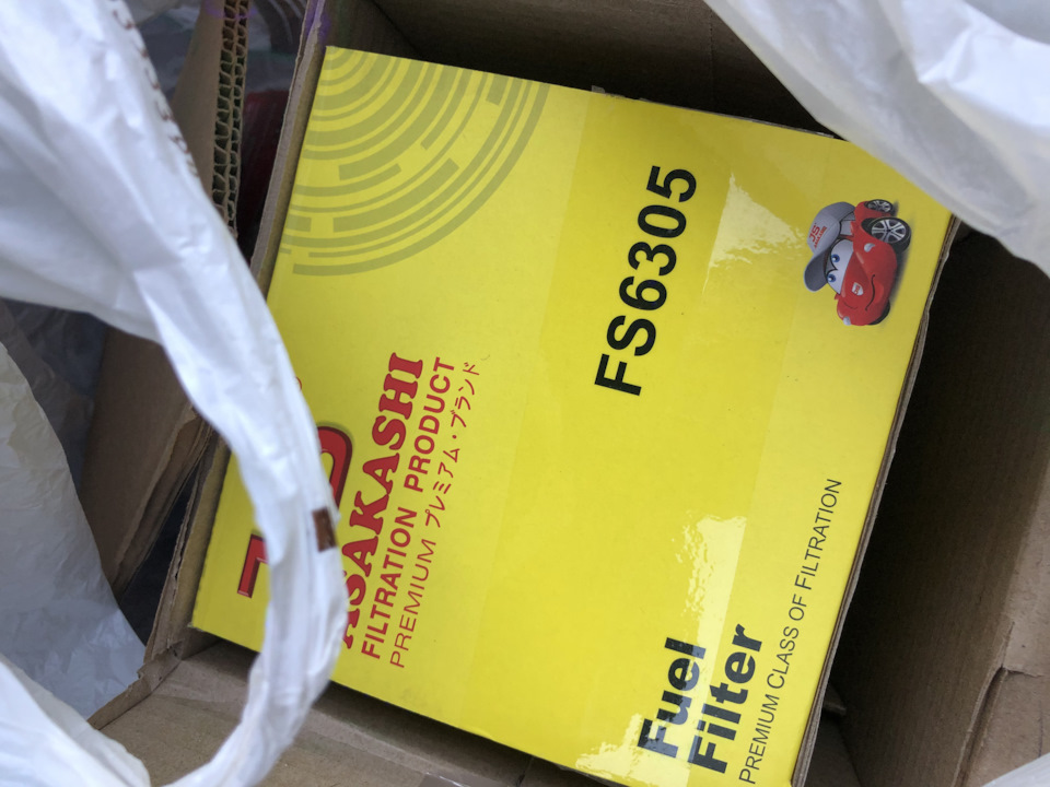 Замена топливного фильтра — Toyota Camry (XV40), 2,4 л, 2008 года ...